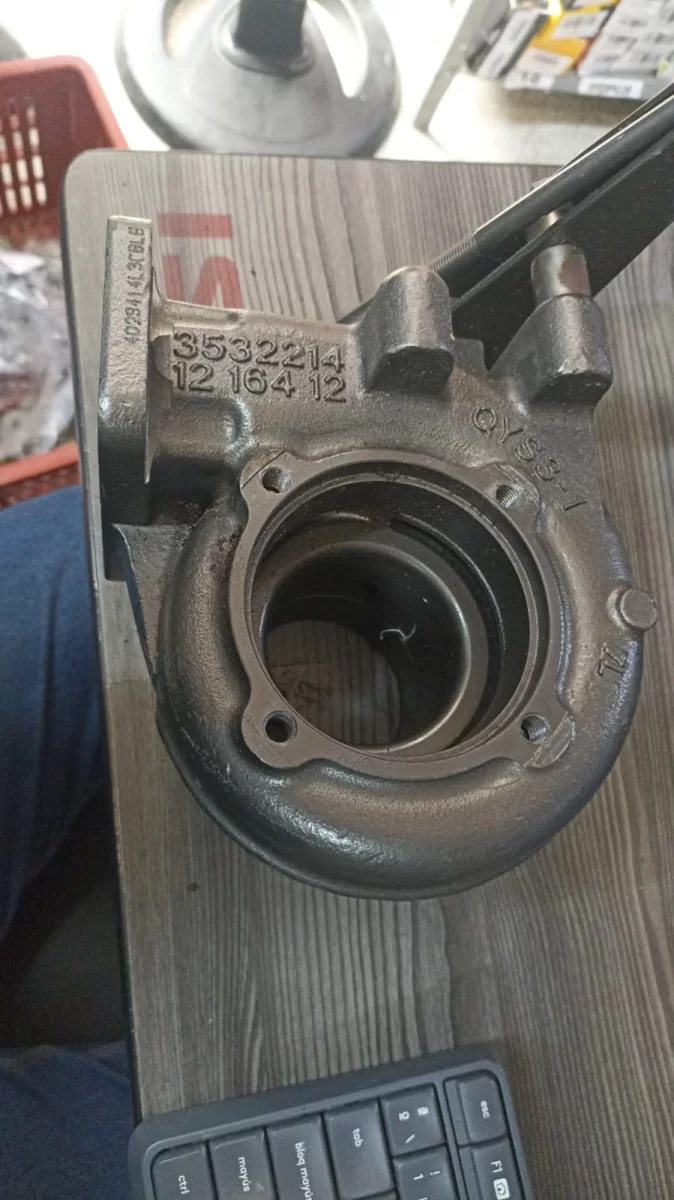 HX35 TURBO HOUSING WITH WASTEGATE 3532214 - GESTOR DE PARTES