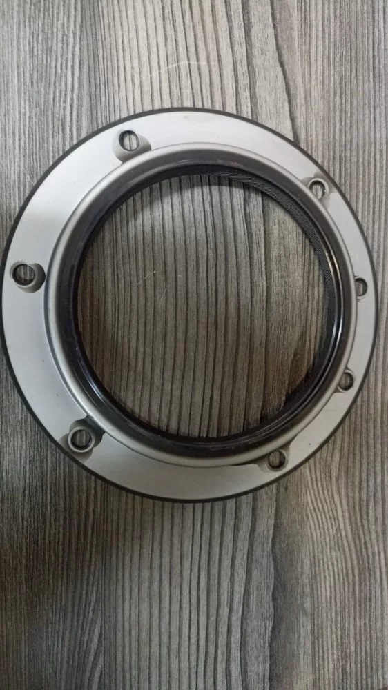 CRANKSHAFT REAR SEAL 6D31/6D34 BH1021E BH1021E-AAFT - GESTOR DE PARTES